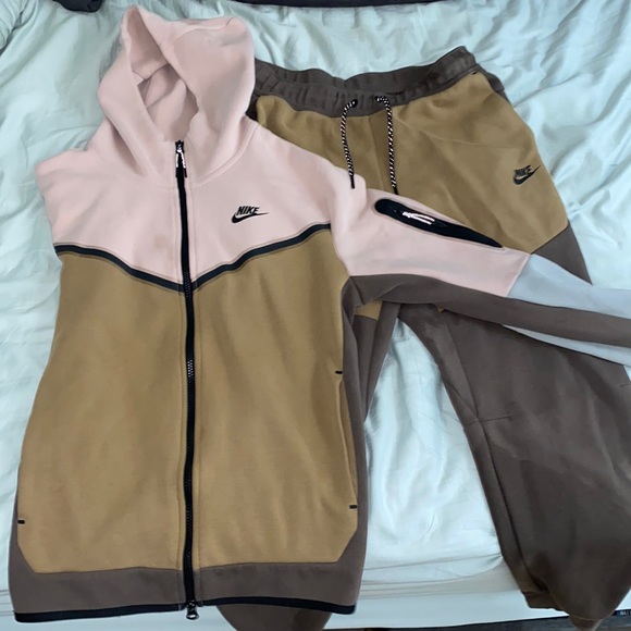 Nike | Sweaters | 2 Tone Nike Tech Medium | Poshmark